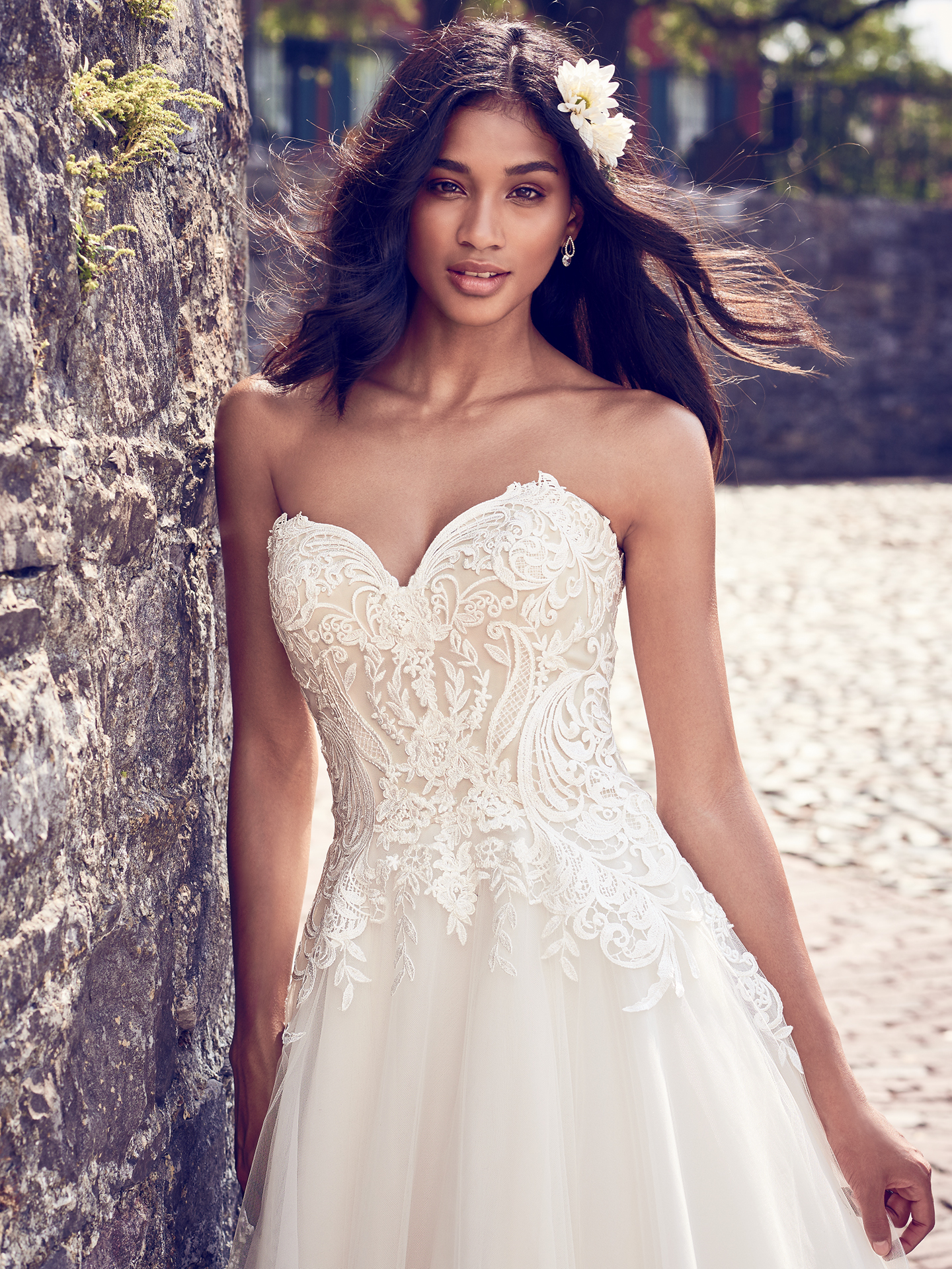 How to Effortlessly Style a Wedding Dress | A Practical Wedding