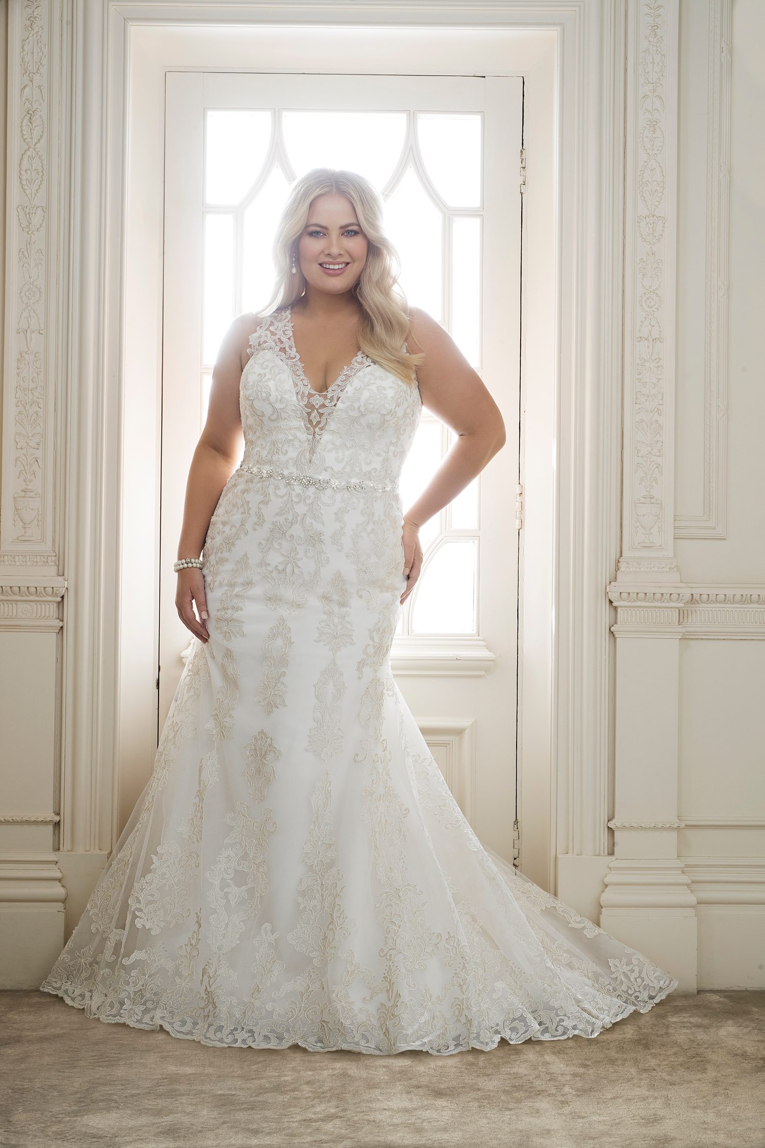 13 Gorgeous Plus Size Wedding Dresses You Won't Want to Miss | A ...